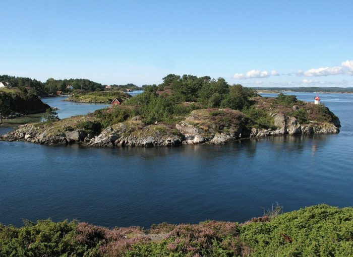 Geography Glossary: Archipelago | Lets Go Geography